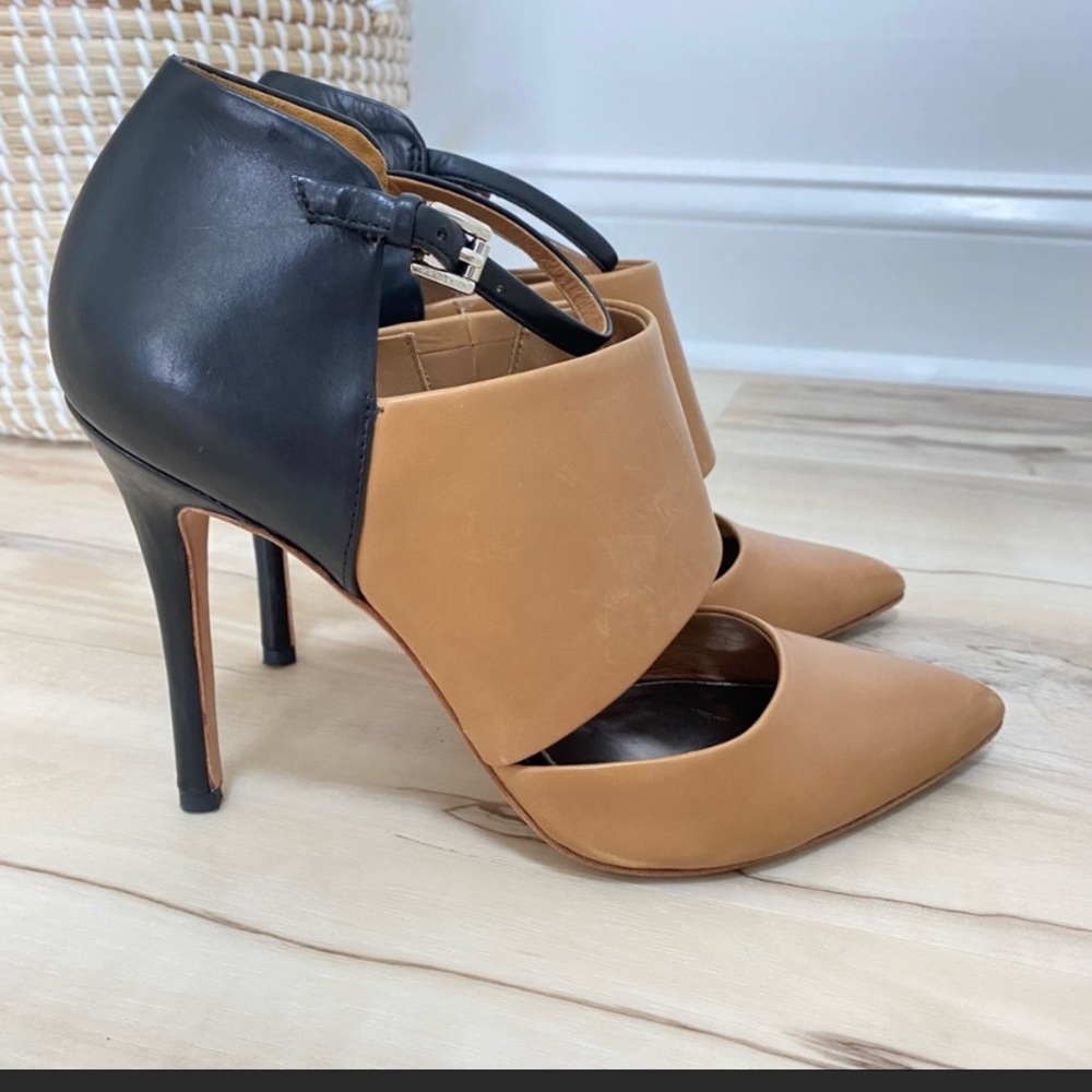 Coach Two Toned Heels - Gem